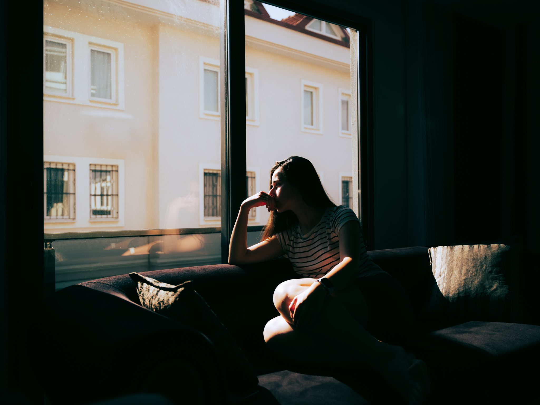 Single and living alone depression risk: What research and real-life ...